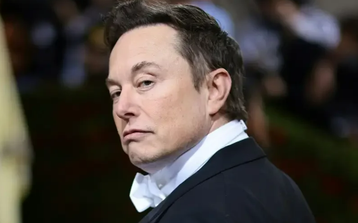 Idosa perde R$ 150 mil ao acreditar em romance com falso Elon Musk Idosa perde R$ 150 mil ao acreditar em romance com falso Elon Musk