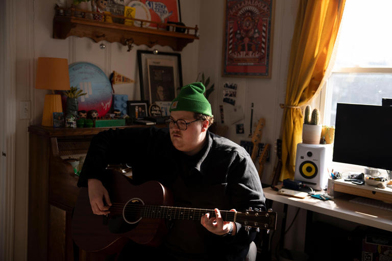 Michigander's Jason Singer on debut album: 'It took my whole life to ...