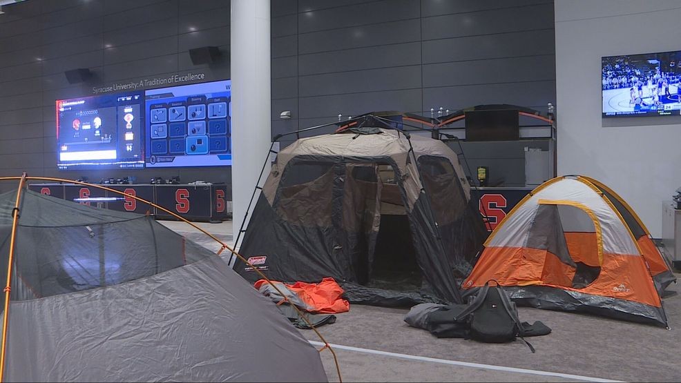 Syracuse students camp out for prime seats ahead of Duke showdown at ...