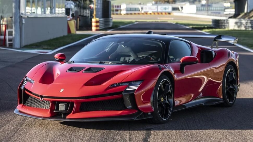 6 nieuwe Ferrari’s in 2025, waaronder elektrisch model