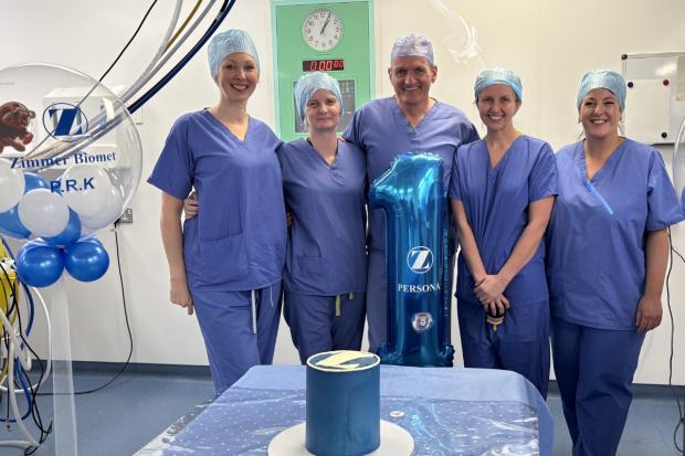 Glasgow hospital pioneers new knee surgery in UK and Ireland