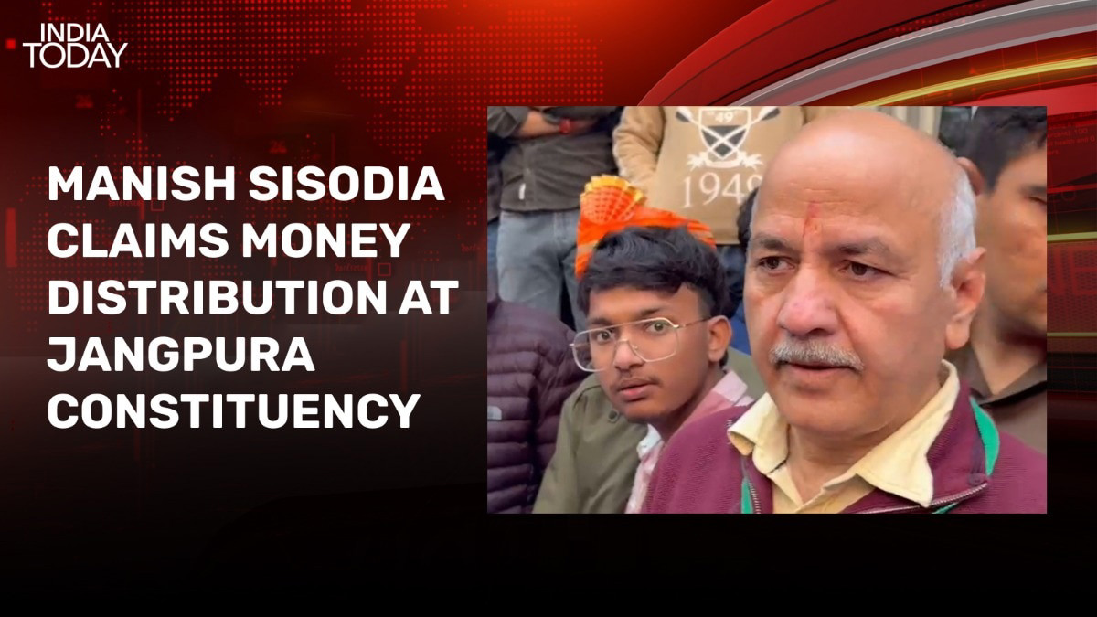 Manish Sisodia claims money being distributed in Delhi's Jangpura ... Manish Sisodia claims money being distributed in Delhi's Jangpura ...
