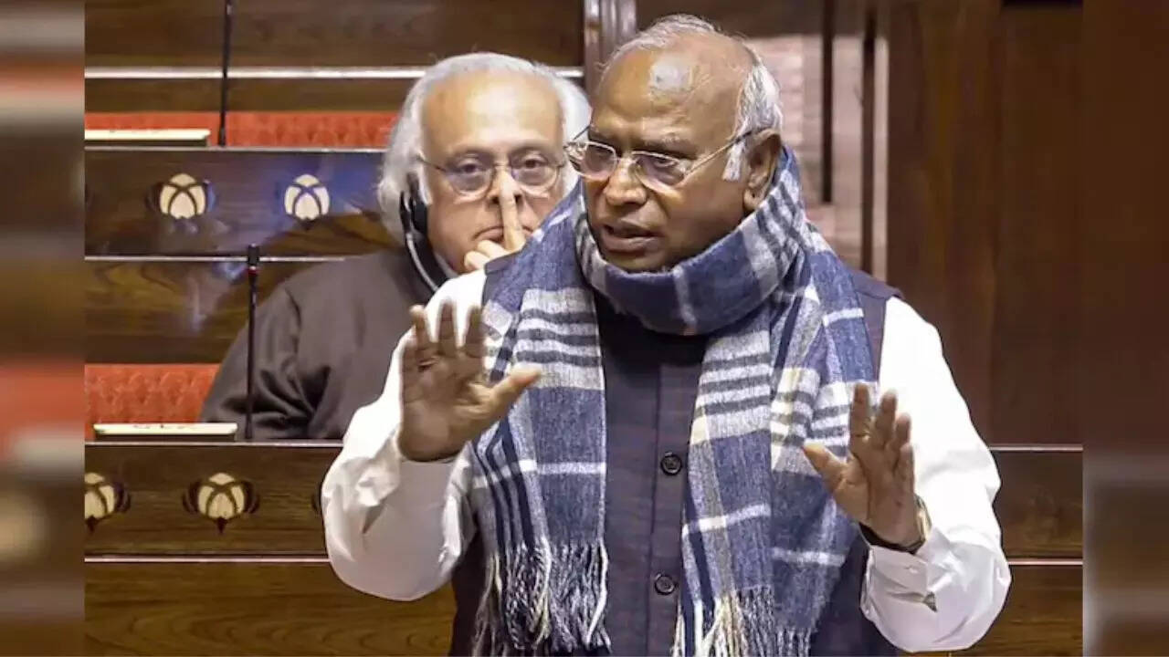 'Tera Baap Ka Bhi...': Mallikarjun Kharge Loses Cool, Lambasts BJP ... 'Tera Baap Ka Bhi...': Mallikarjun Kharge Loses Cool, Lambasts BJP ...