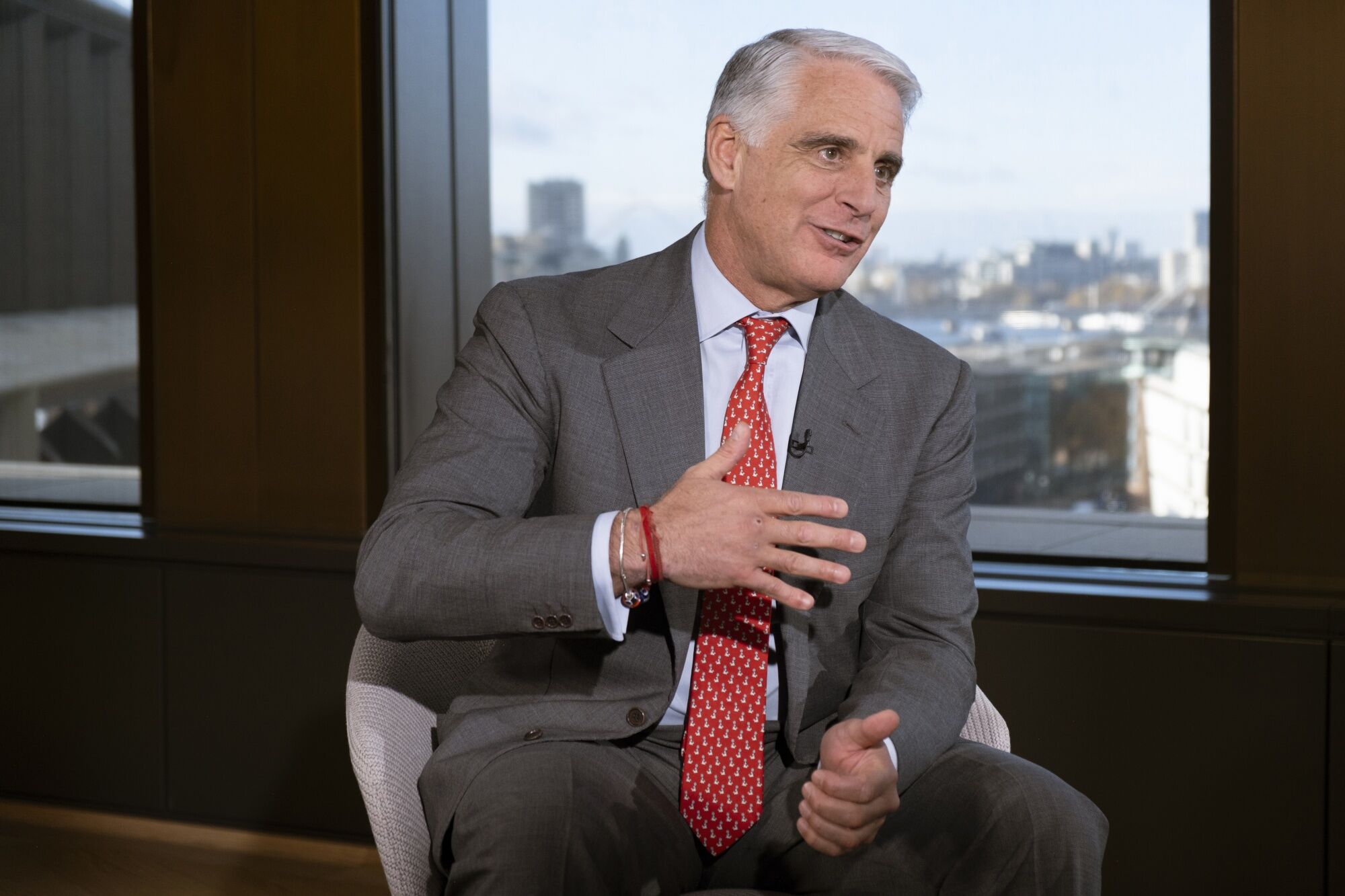 Orcel Aims to Calm UniCredit Germany Staff Over Commerzbank Bid