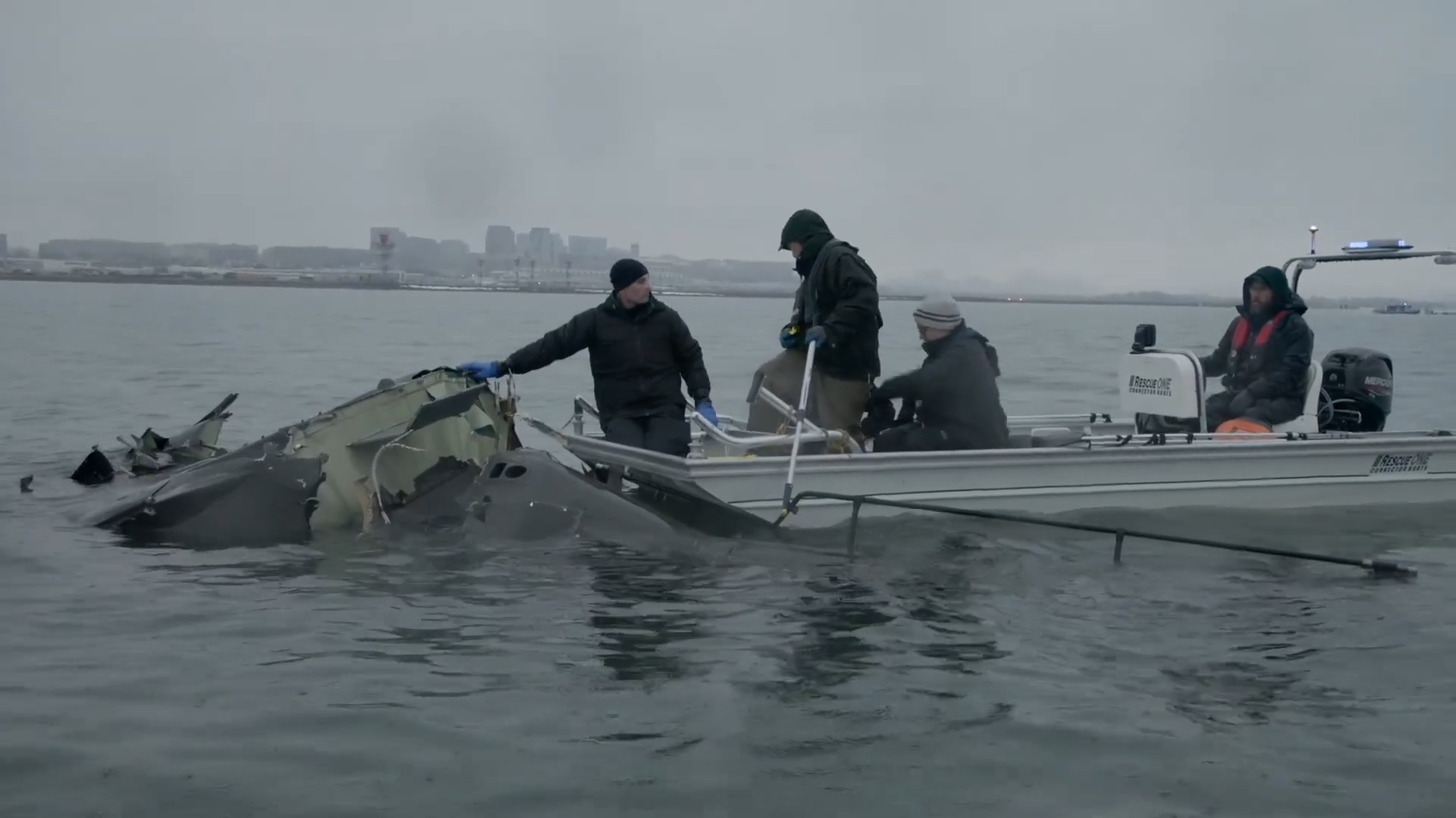 Investigators search for Black Hawk flight recorder after deadly DC mid ...