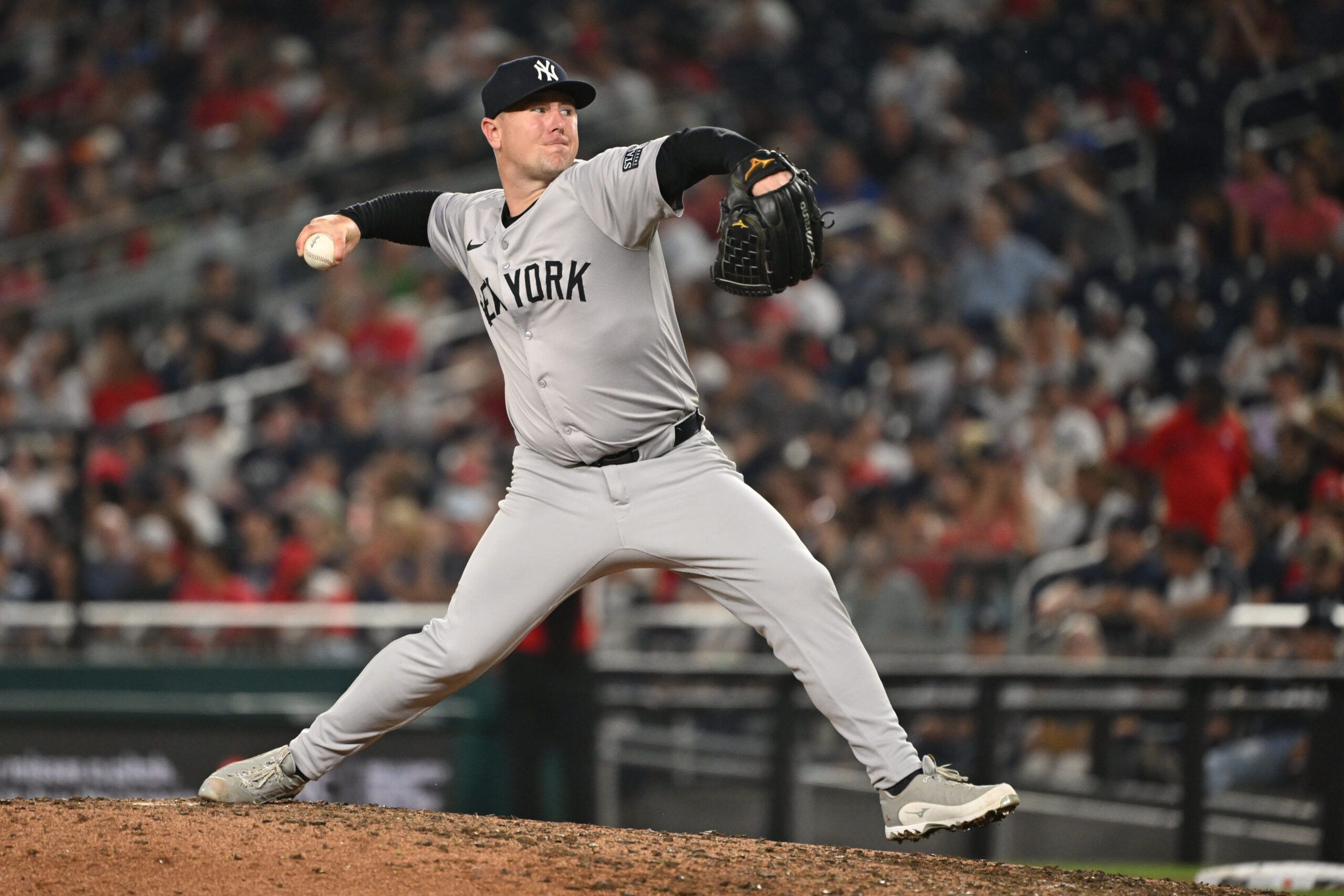 Yankees relief pitcher dealing with vague back injury