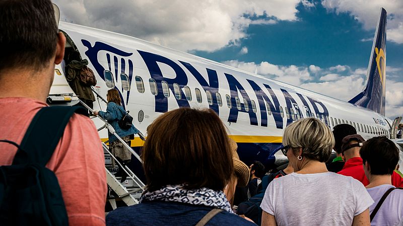 Ryanair will only accept digital boarding passes from this week. Here’s ...