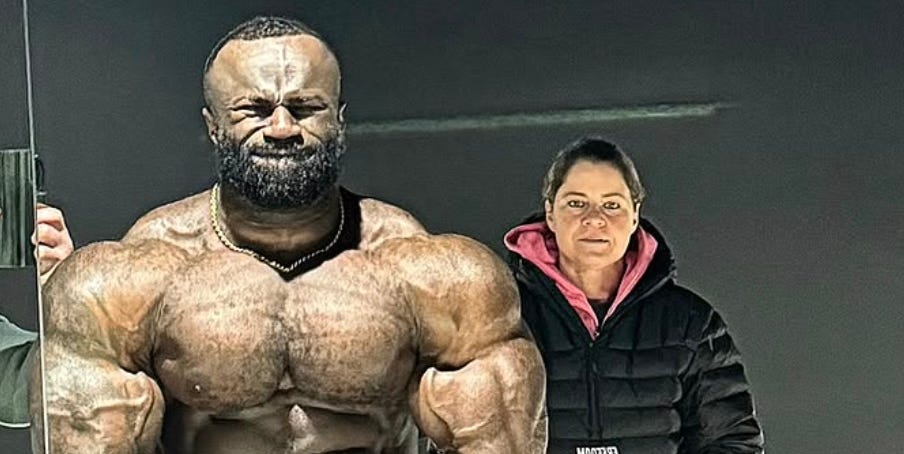 El culturista y campeón de Mister Olympia Samson Dauda se viene arriba ...