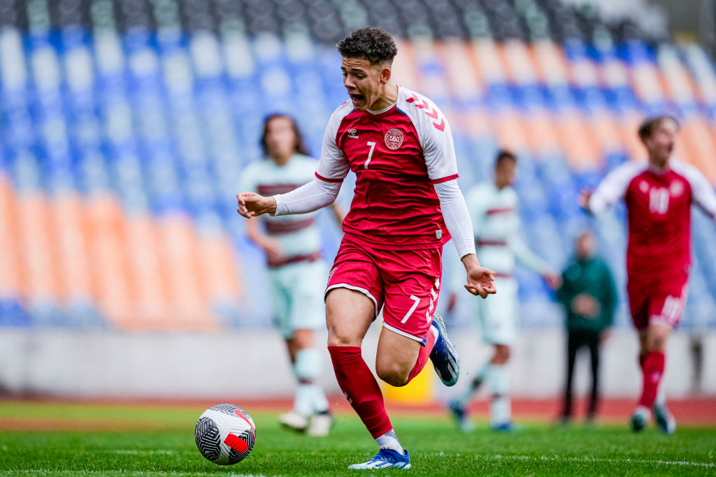 Brighton set to sign Clement Bischoff