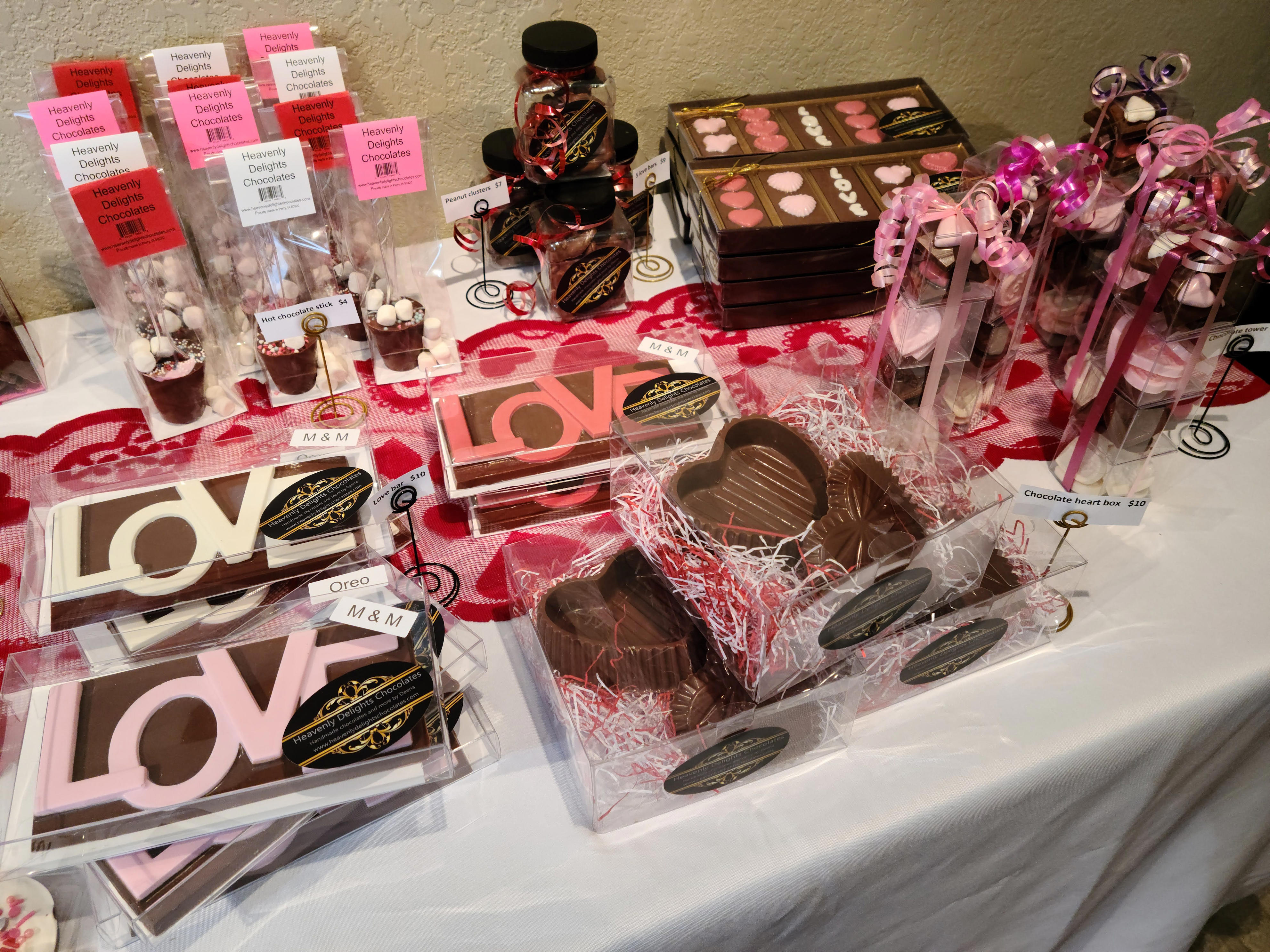 Where to find Valentine's Day chocolates and flowers in the Des Moines ...