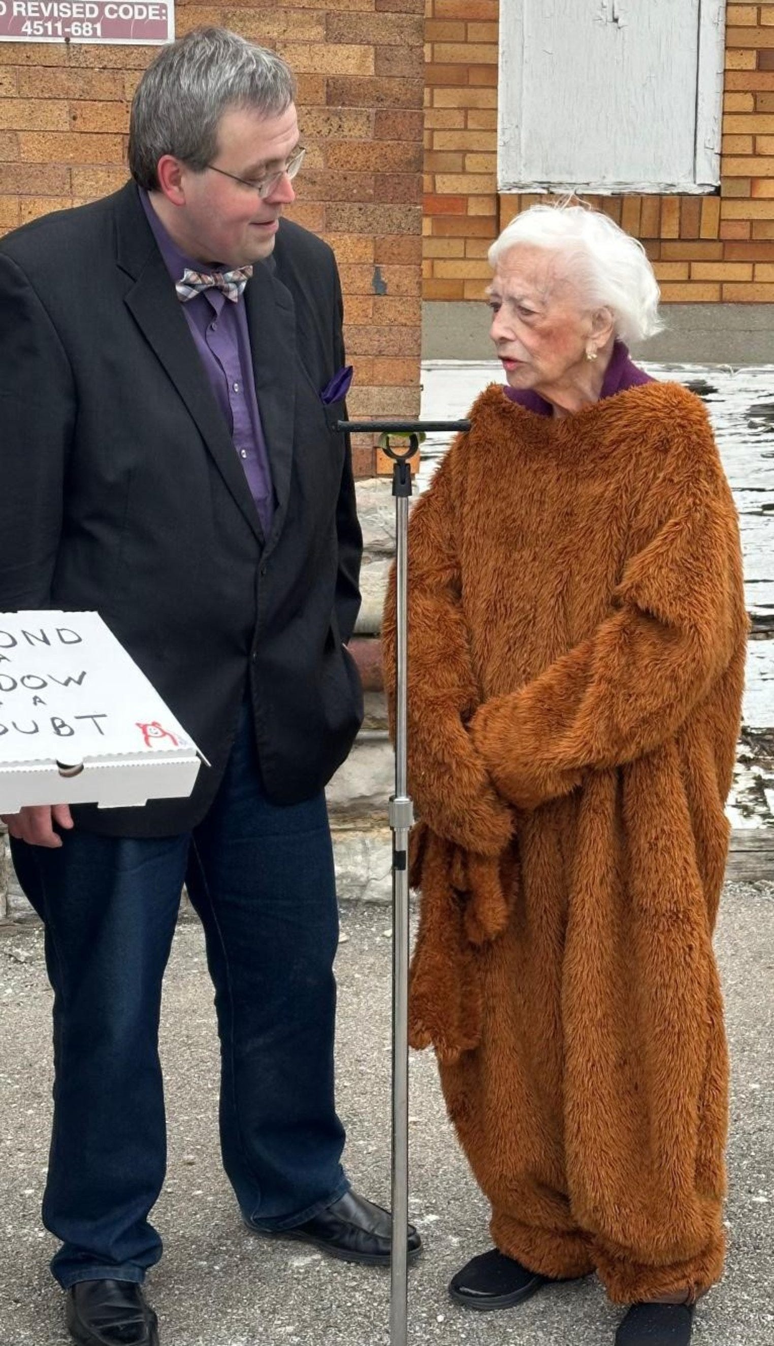 Mary Ellen Withrow helps 'Warren Groundhog Harding' during weather ...