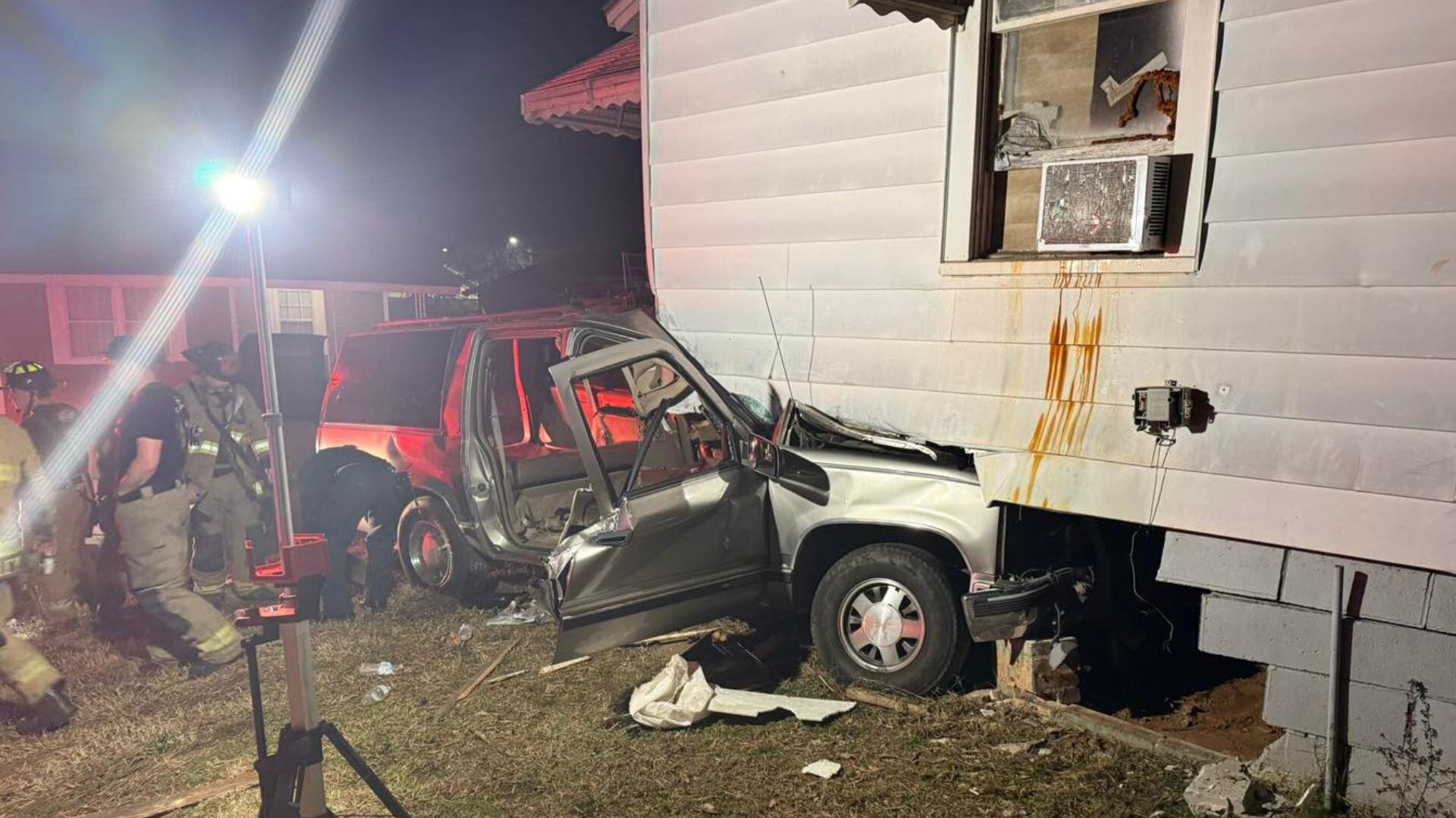 Driver ‘heavily’ entrapped after crashing car into home in Anderson ...