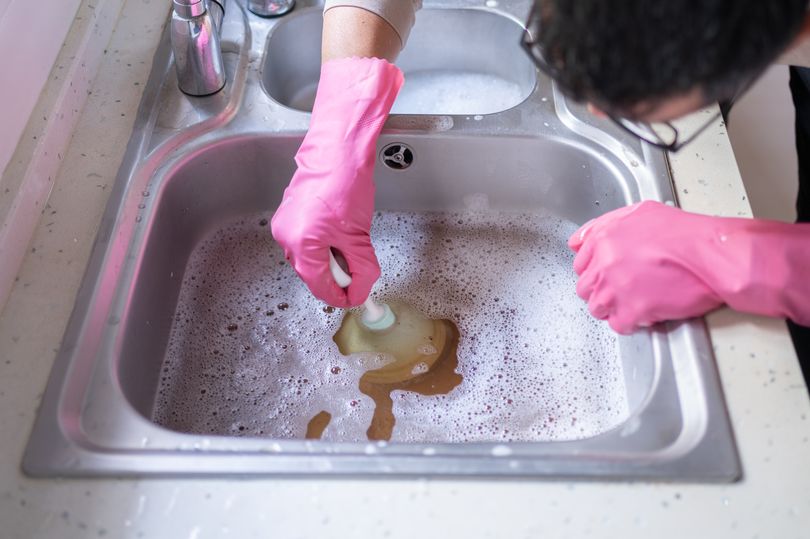 Simple trick to unblock drains in minutes with 'zero effort'