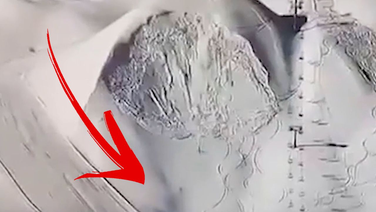 Italian authorities search for skiers that triggered avalanche