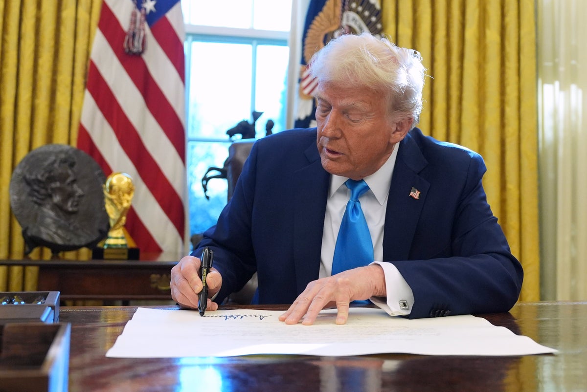 Why does Trump have the World Cup trophy in the Oval Office - and is it ...