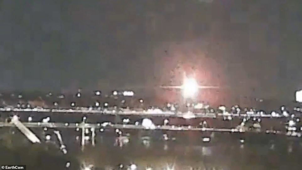 Black Hawk helicopter's shocking aviation blunder moments before crash Black Hawk helicopter's shocking aviation blunder moments before crash
