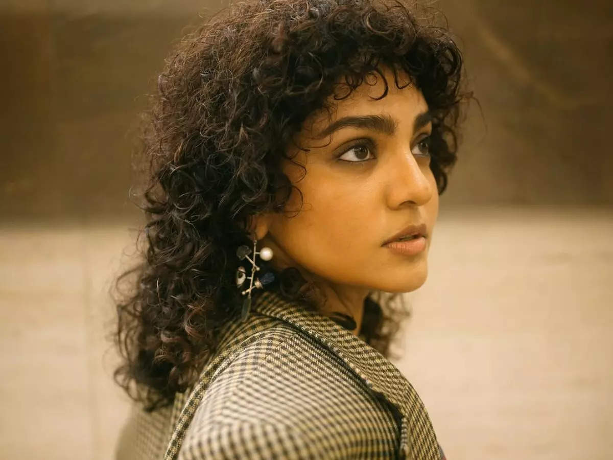 Malayalam actress Parvathy Thiruvothu is on dating apps and is ready to mingle. Makes another ...