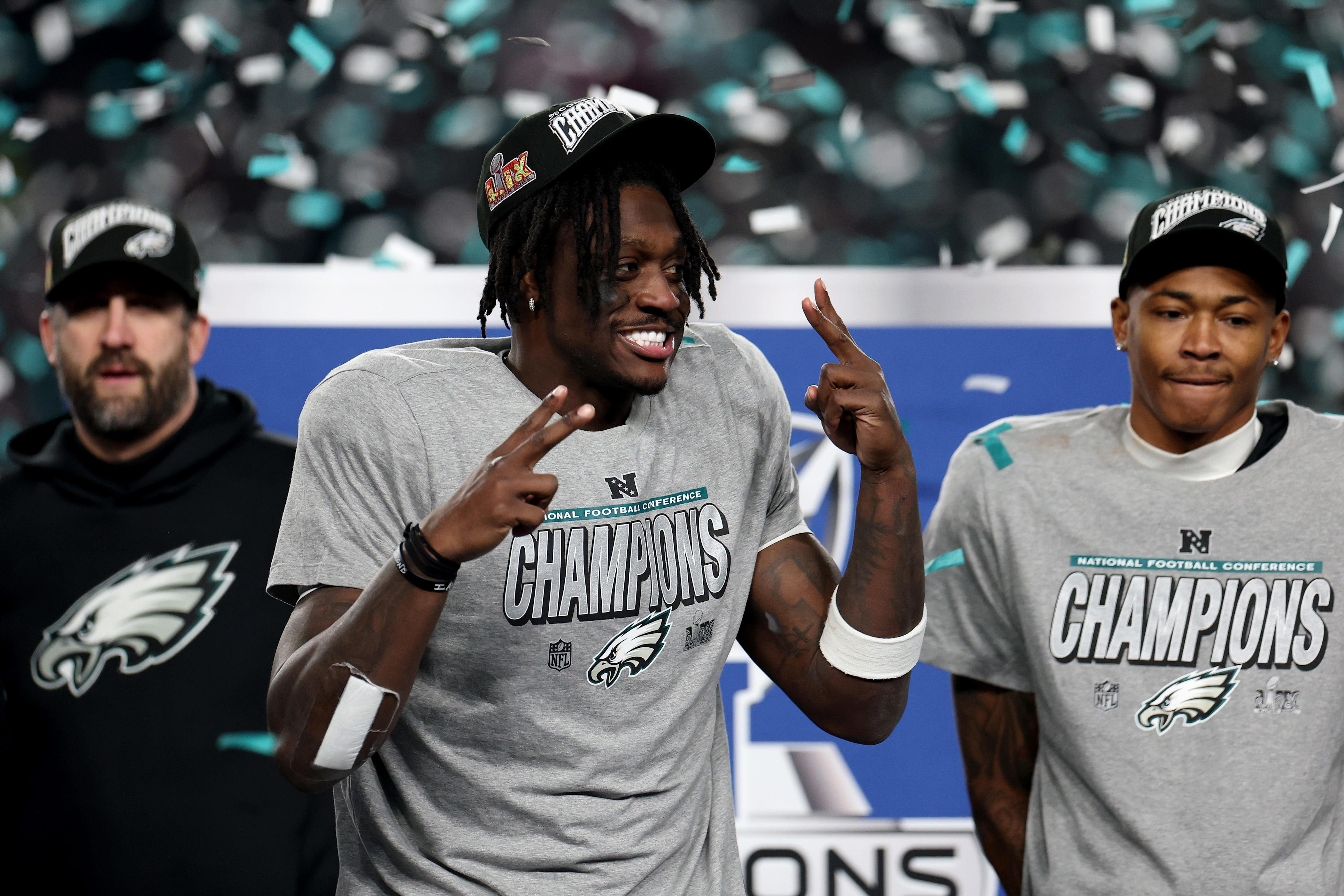 AJ Brown, DeAndre Hopkins in Super Bowl 59: Stats, score updates for ...