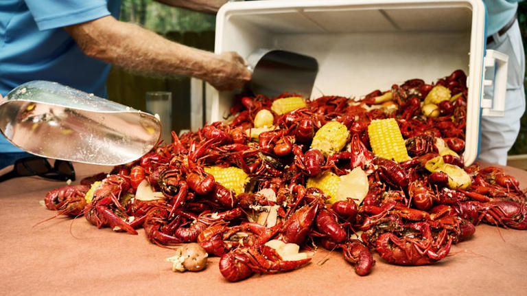 These Are The Ideal Months To Host A High-Quality Crawfish Boil