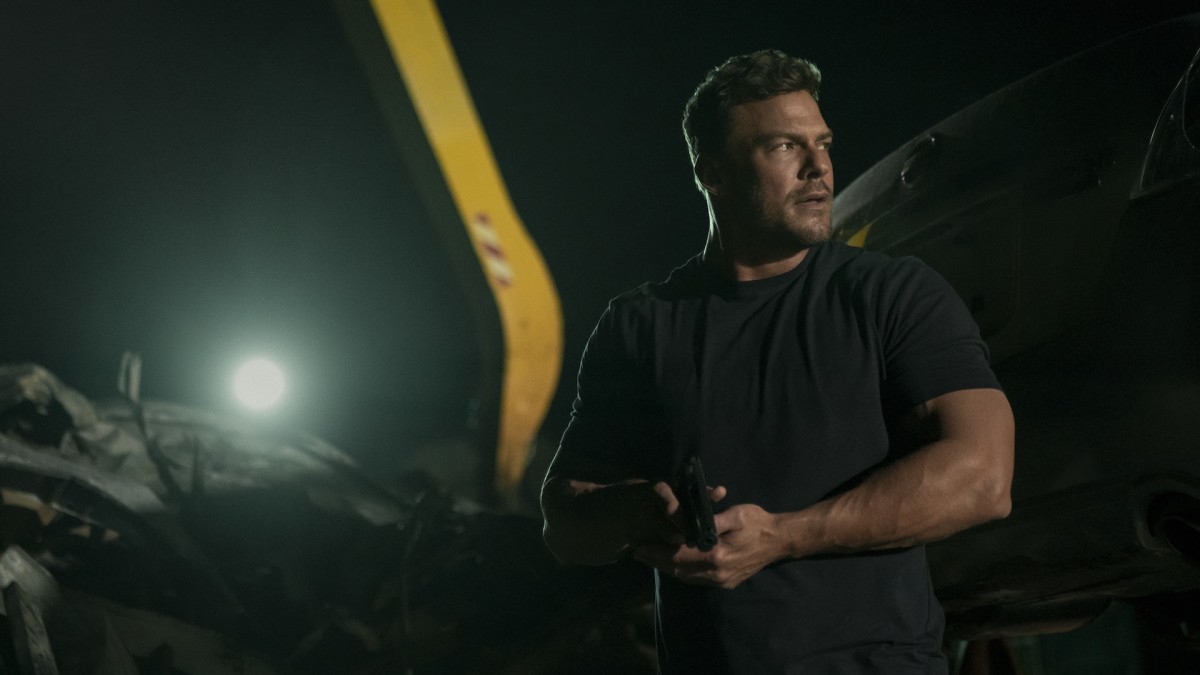 Exclusive: 'Reacher' Season 3 Episode Titles Tease the Twistiest ...