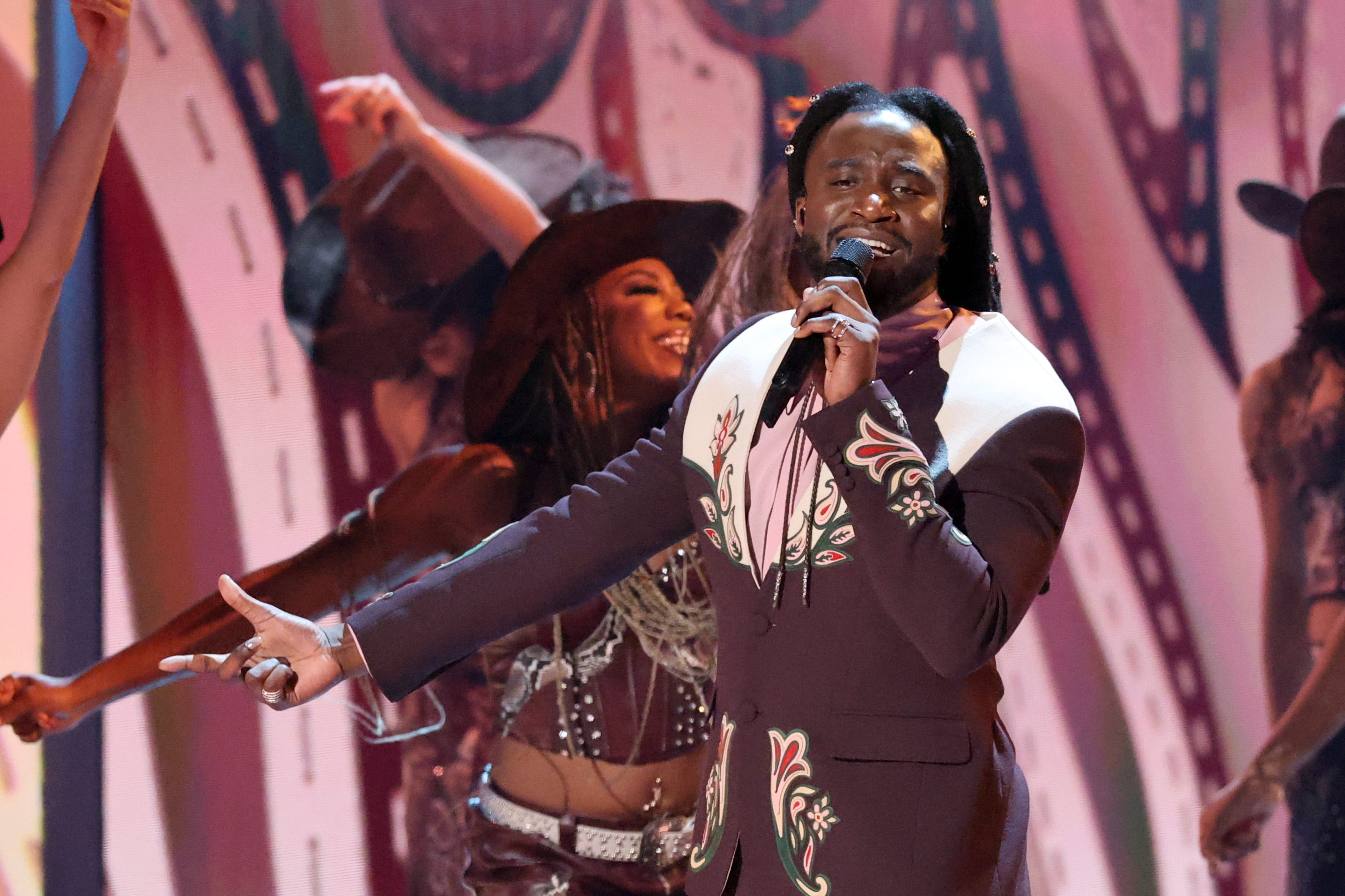 Shaboozey rocks cowboy boots made in El Paso during performance at 2025 ...