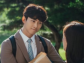 2PM's Ok Taecyeon's agency clarifies Paris proposal photos with ...