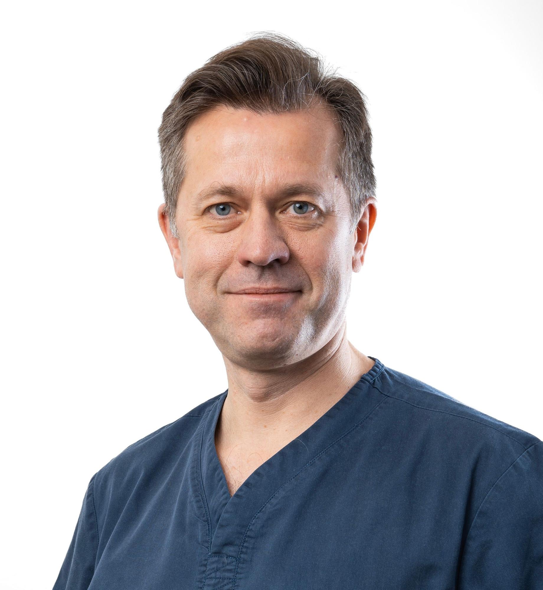 Bridlington woman sings surgeon's praises after life-changing eye procedure