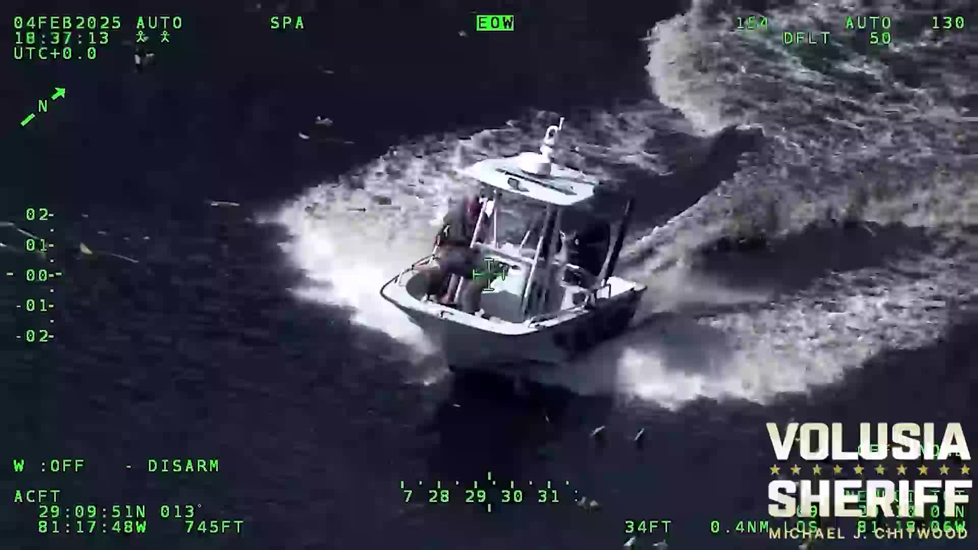 Video captures Florida deputies rescue of unconscious boater as boat ...