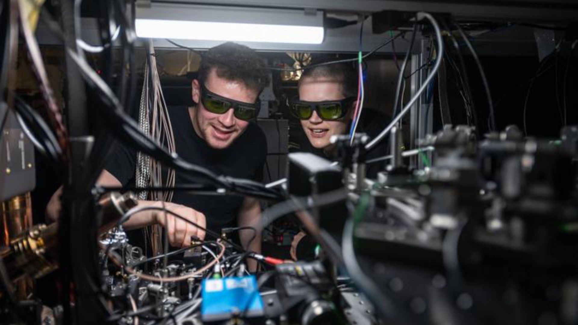 Oxford scientists build scalable quantum supercomputer, achieve ...