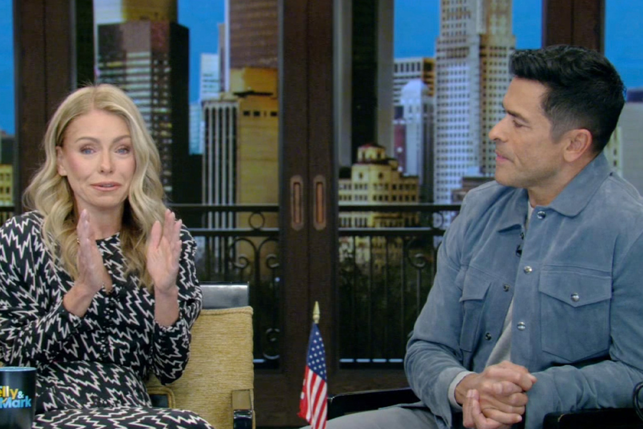 Kelly Ripa Breaks Down On ‘Live’ Over The Death Of Her Dog Chewie: “I ...