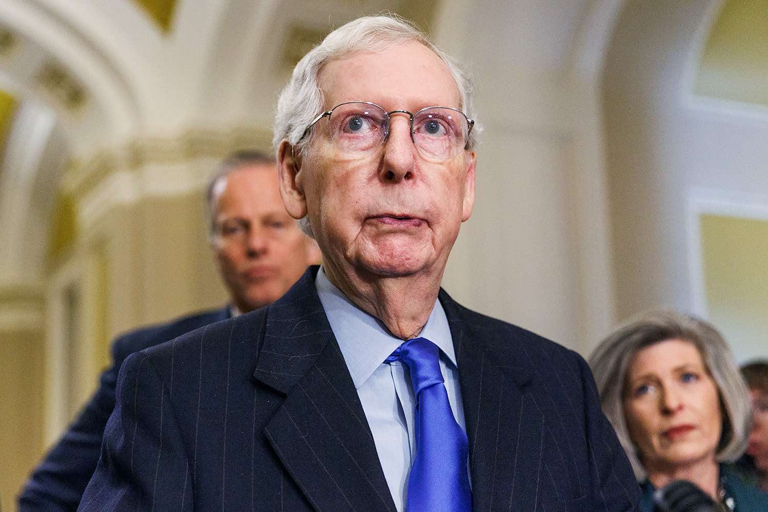 Mitch McConnell, 82, Falls Down Stairs Moments After Voting to Confirm ...