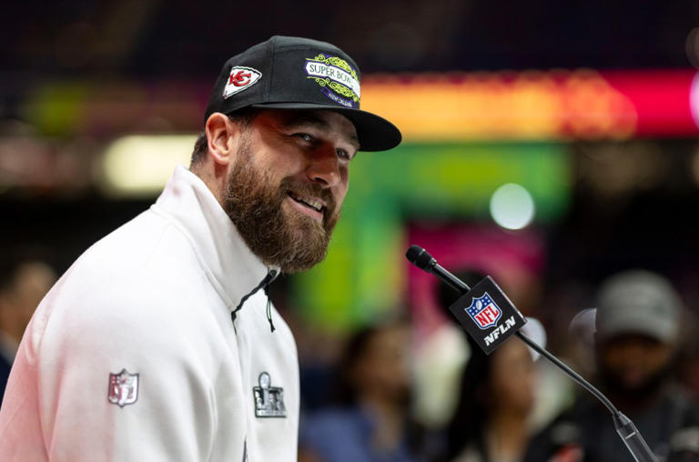 Travis Kelce Says It'll Be a ‘Great Honor' to Have President Donald Trump at the Super Bowl