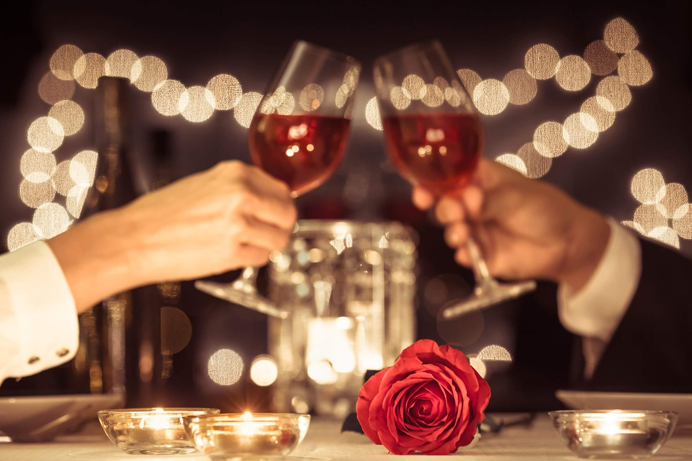 15 Magical Ideas for Romantic Dates on a Tight Budget