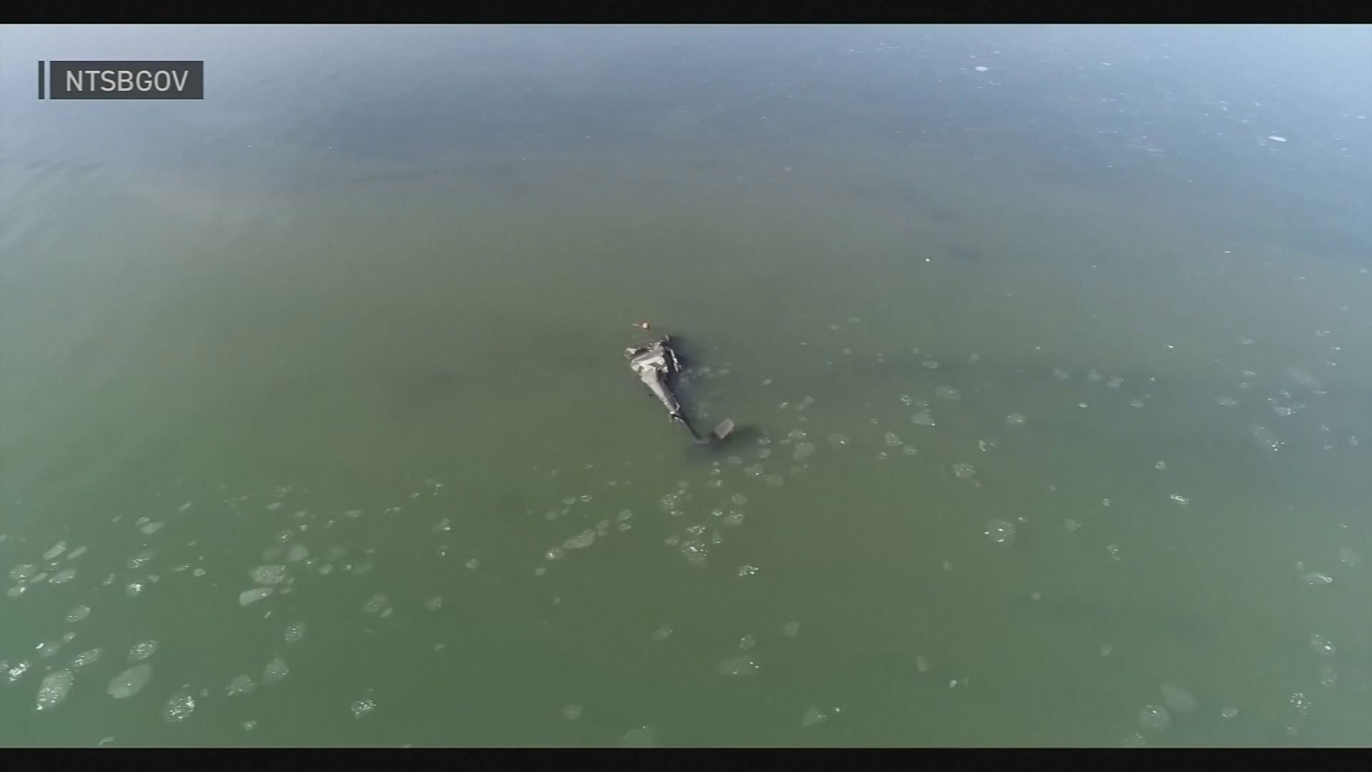 Police and fire divers preparing to lift Black Hawk out of Potomac