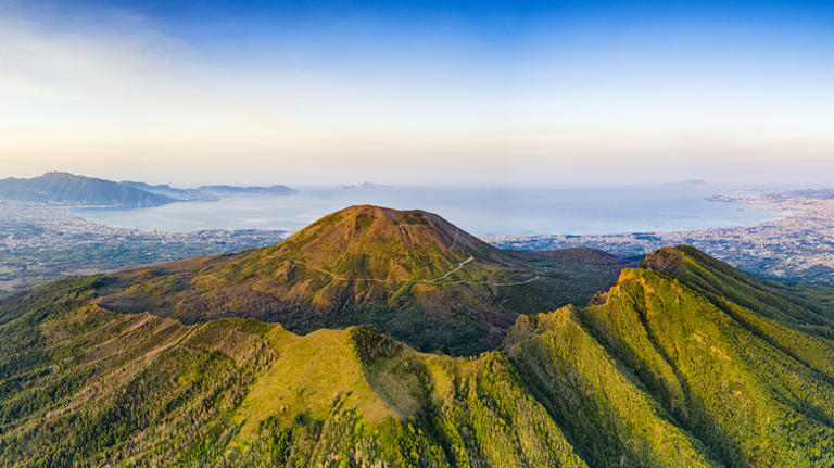 Trek Around One Of Italy's Most Iconic Volcanoes For Unmatched Views ...