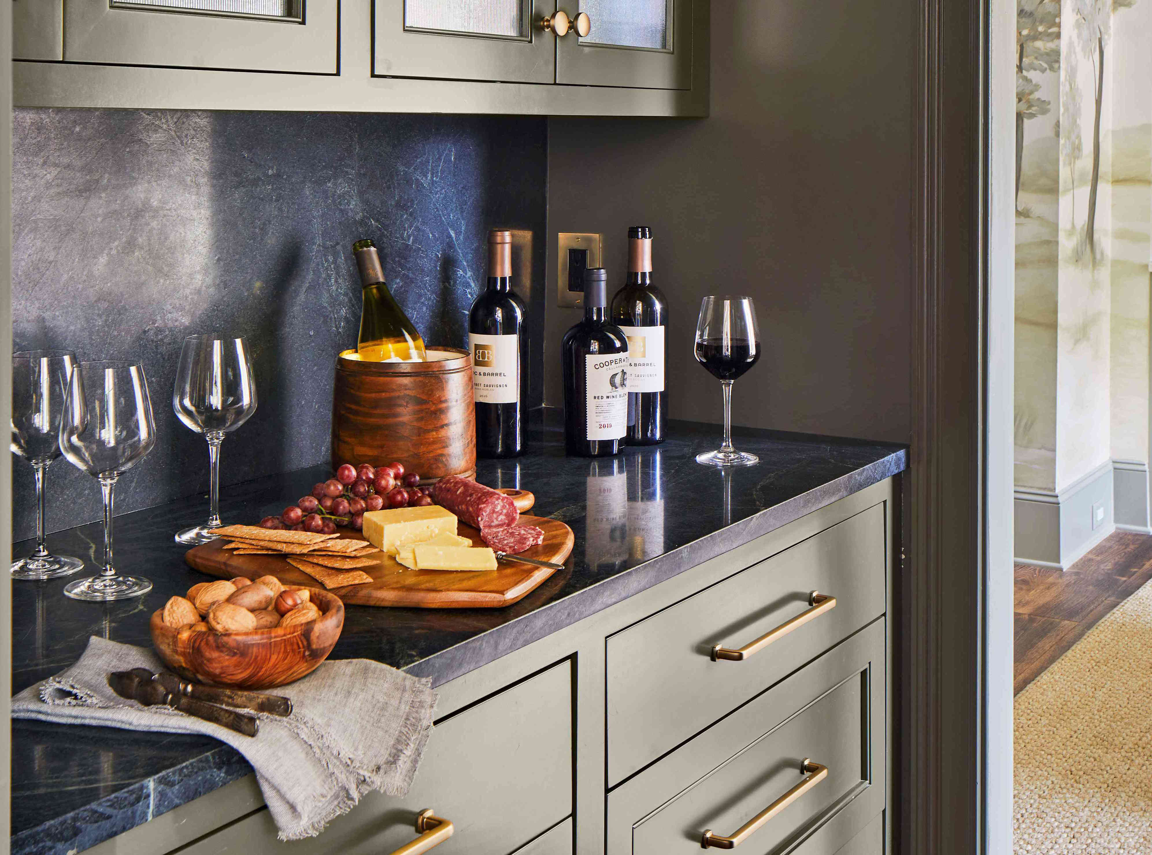 What Is A Butler's Pantry? Here's Everything You Need To Know ...