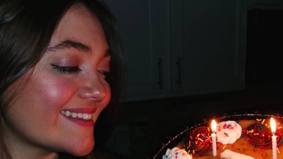 Livvy Dunne, sister Julz have uncanny resemblance in close-up selfie