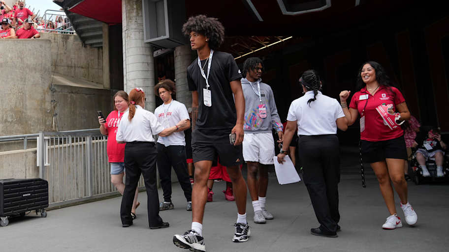 Oregon Ducks Pushing to Flip Ohio State Buckeyes 5-Star Commit Chris ...