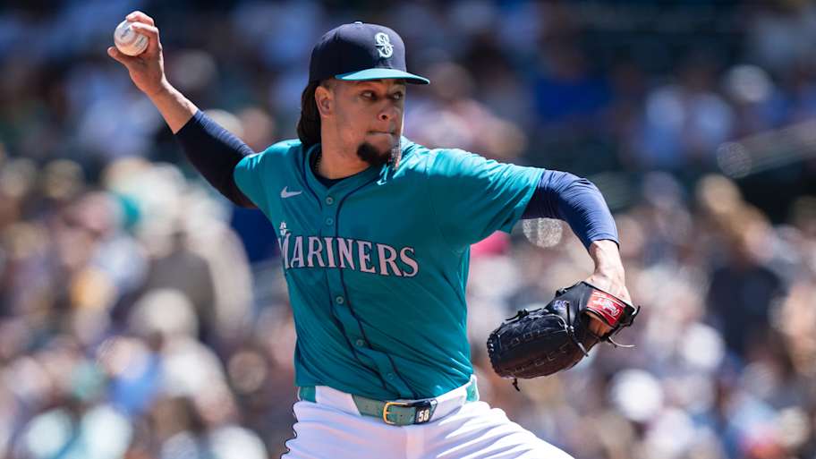 Here's How the Seattle Mariners Handled Trade Rumors with Luis Castillo