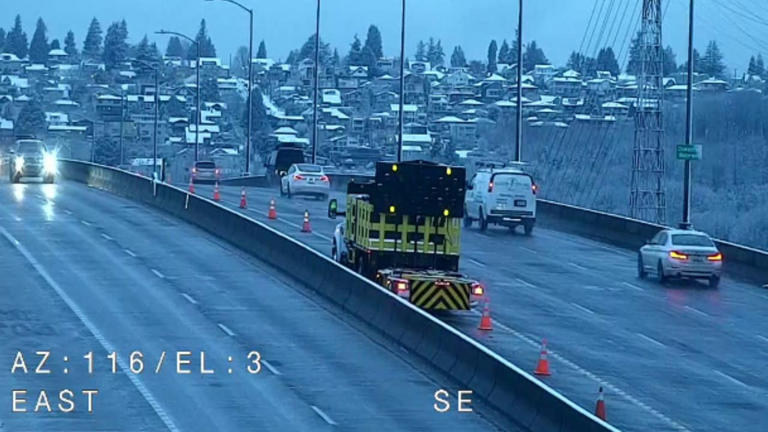 LIVE UPDATES: Snowfall, crashes impacting road conditions in western WA