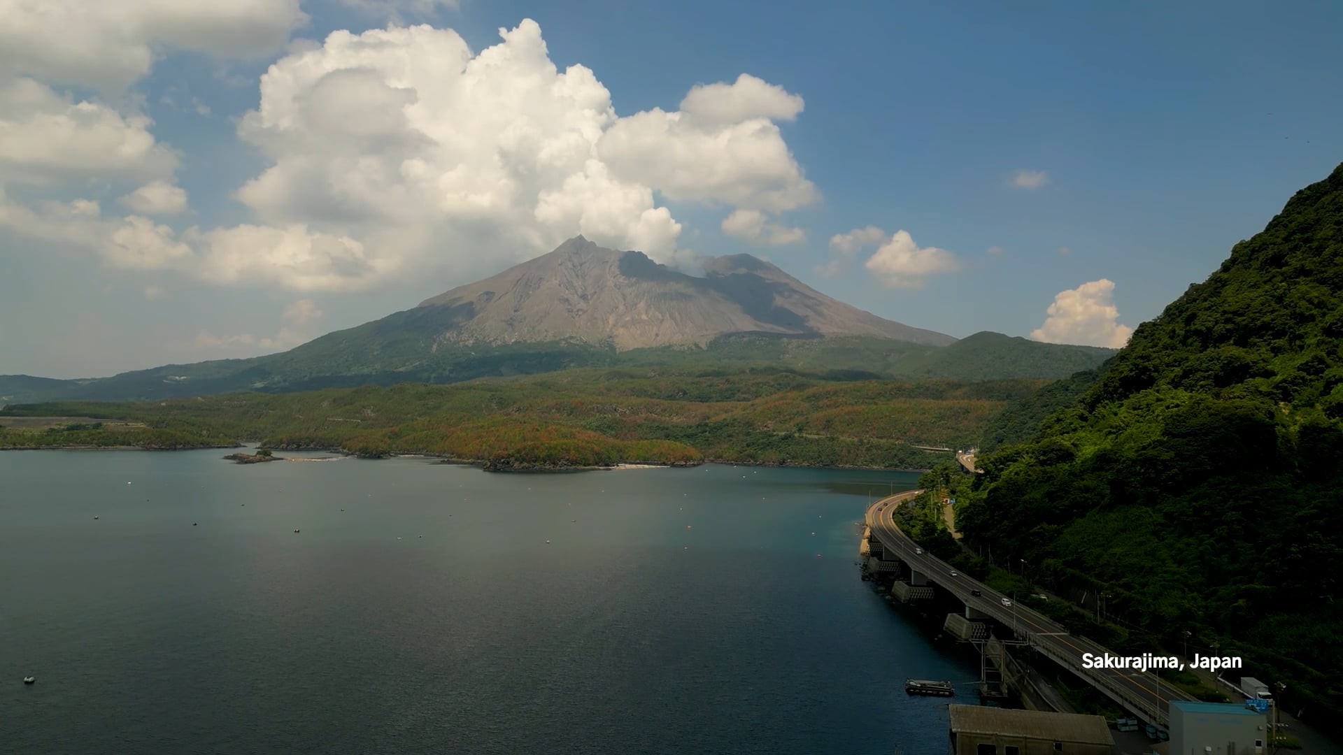 Spektakl na wysokościach: Aktywne wulkany widziane z drona