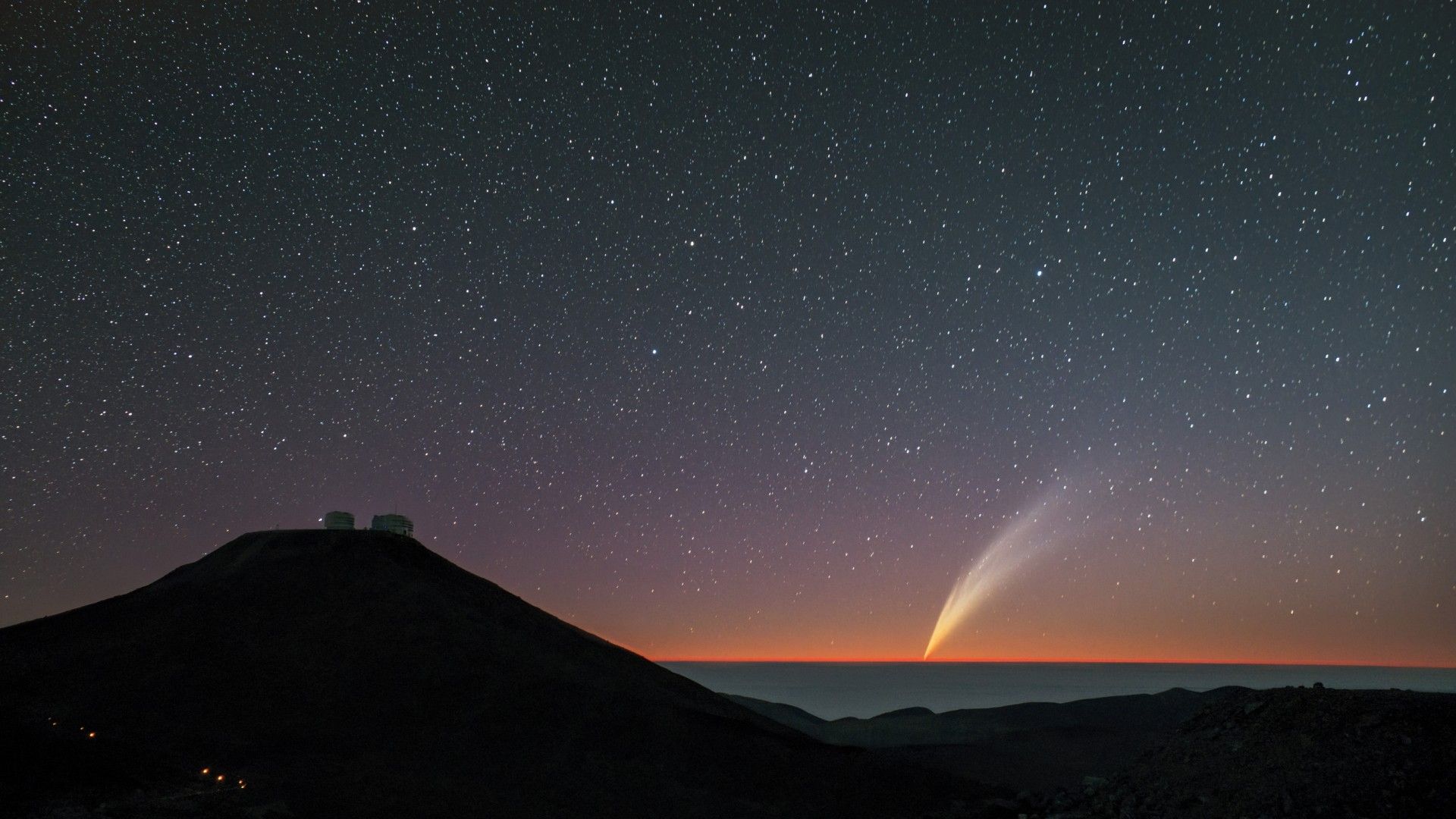 Comet G3 (ATLAS) looks breathtaking above future home of world's ...