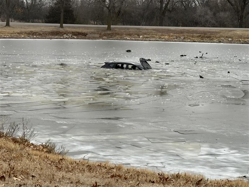 Car pulled from Pioneers Park pond, driver taken to hospital
