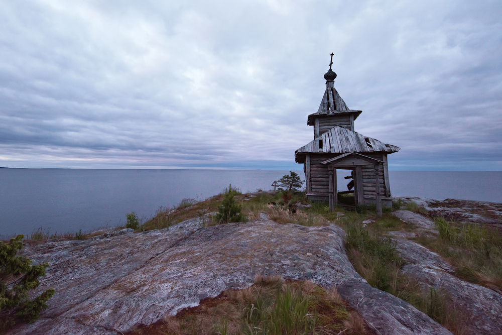 Haunting Photos of 20 Historic and Abandoned Churches