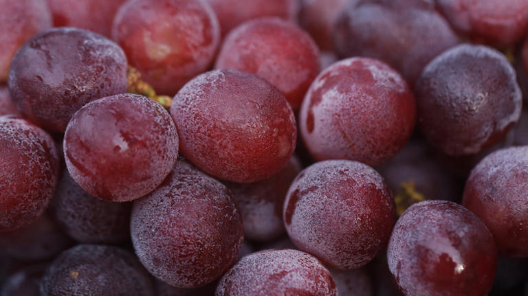 What's The Best Way To Wash Off Grapes?