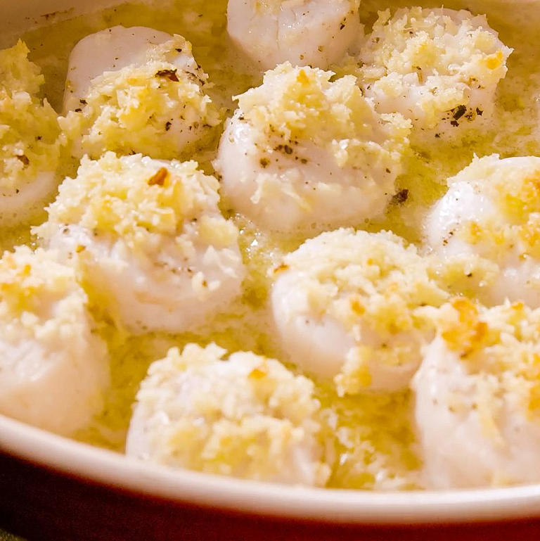 Baked Scallops Make For The Perfect Date Night Dinner