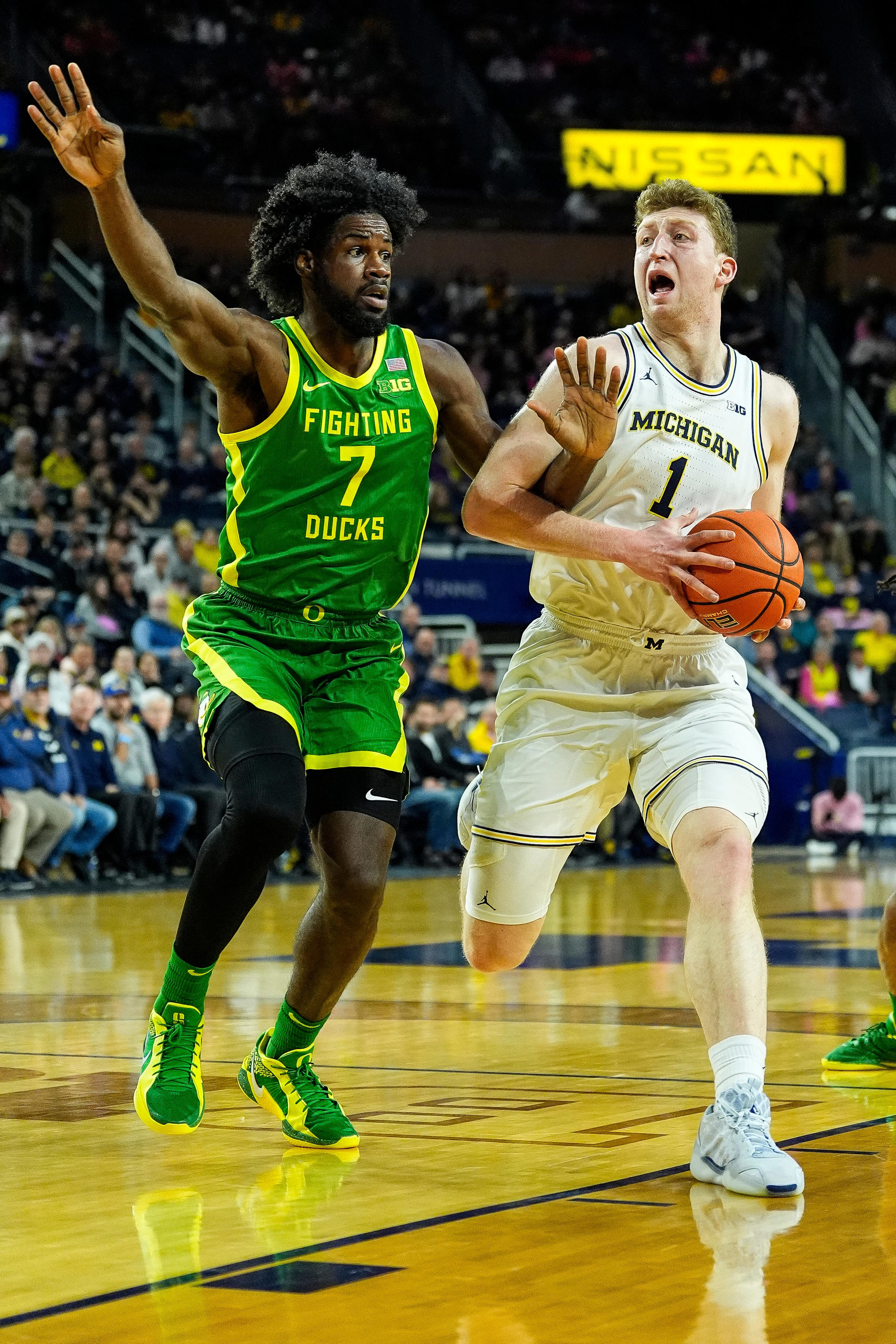 Michigan basketball quacks up Oregon Ducks, 80-76, completes sweep of ...