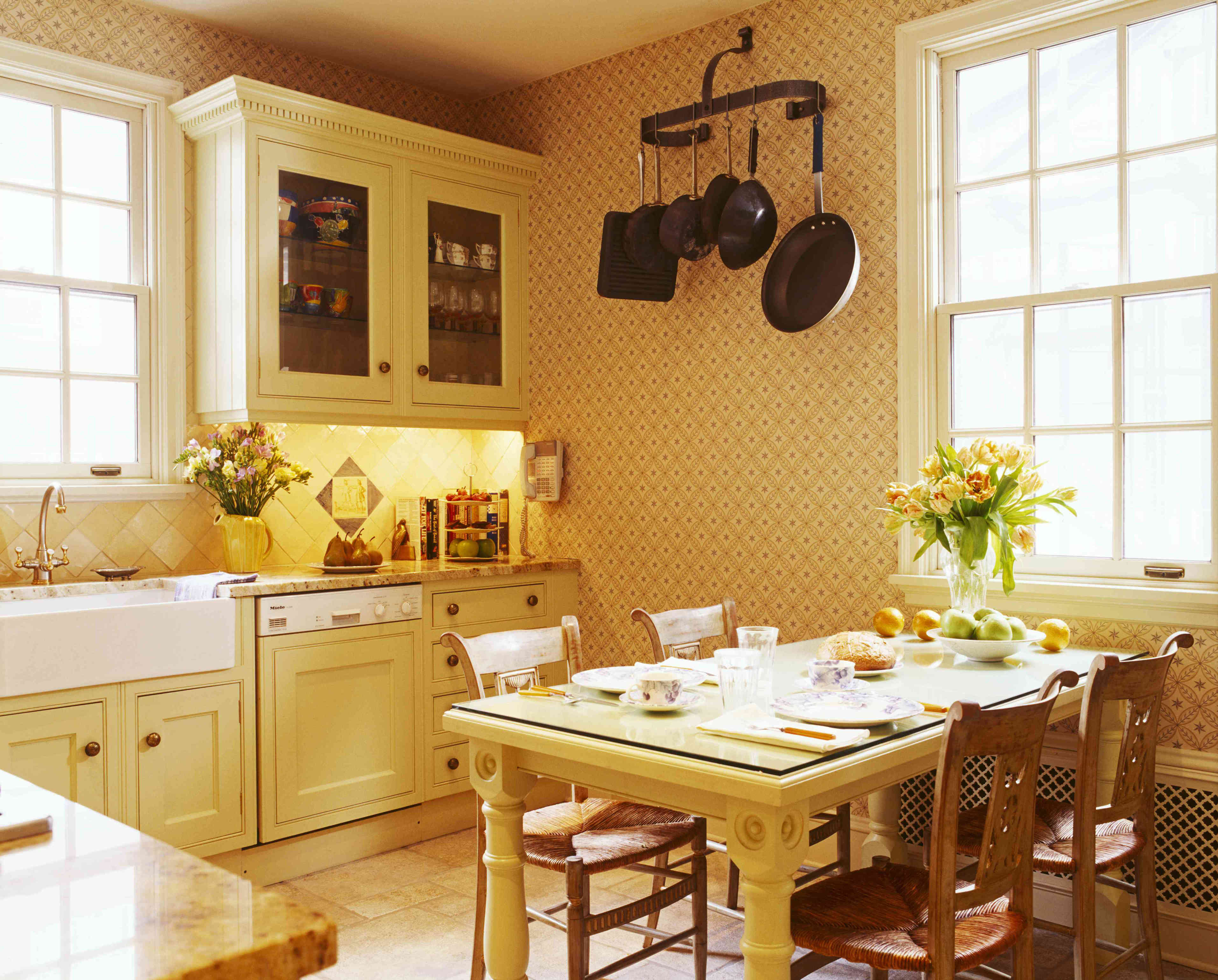 1990s Kitchen Trends We’re Falling In Love With All Over Again