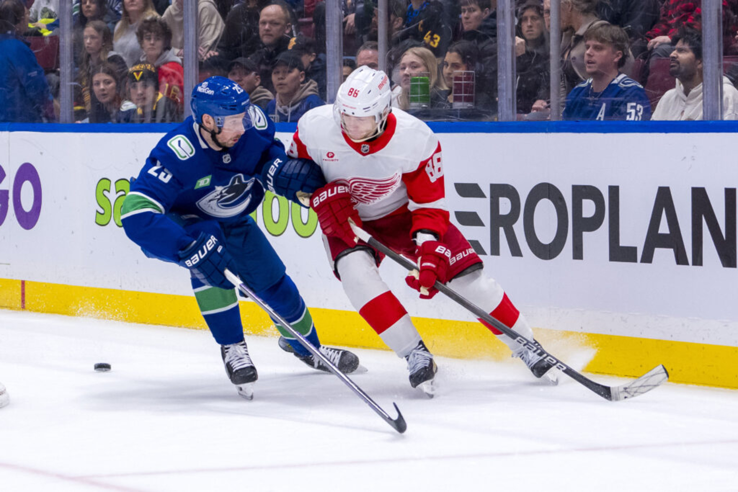 Vancouver Canucks Extend Newly-Acquired Defenceman
