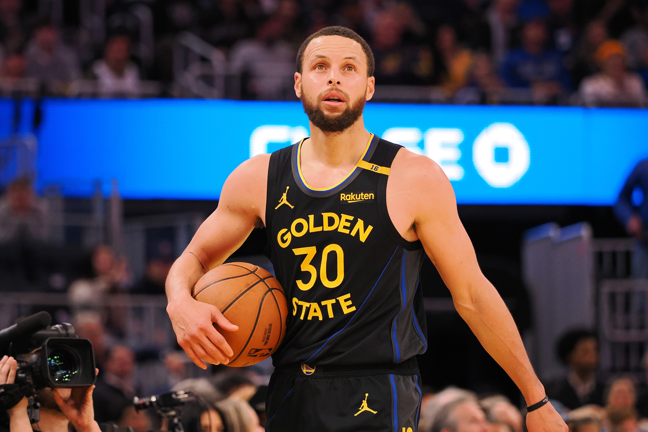 Curry's status uncertain as Warriors prepare for Timberwolves matchup